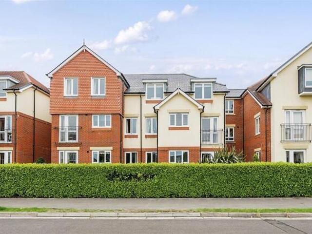 1 Bedroom Shared Living/roommate Highcliffe Dorset 99895660