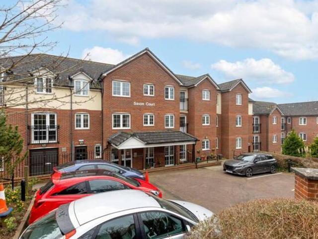 1 Bedroom Shared Living/roommate Hitchin Hertfordshire LS99054737