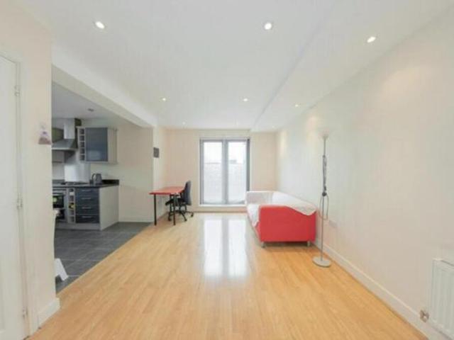 1 Bedroom Shared Living/roommate Ilford Greater London 100881365