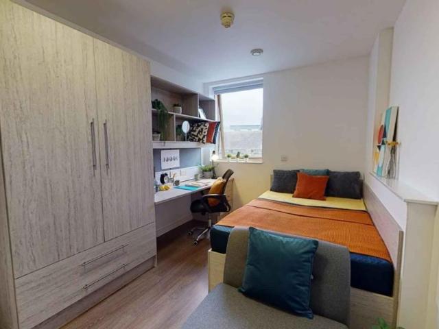 1 Bedroom Shared Living/roommate Kingston Upon Thames Kingston Upon Thames 97668364