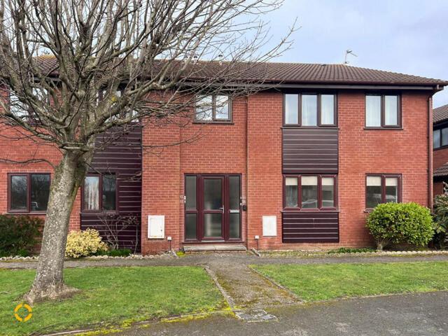 1 Bedroom Shared Living/roommate Lancs Lancashire LS100649272