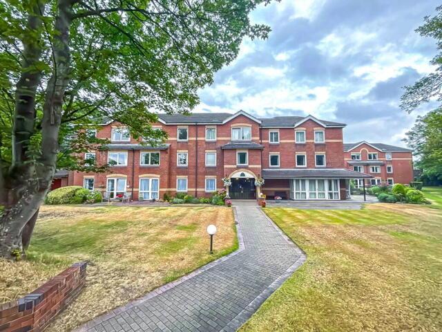 1 Bedroom Shared Living/roommate Lancs Sefton 98648902
