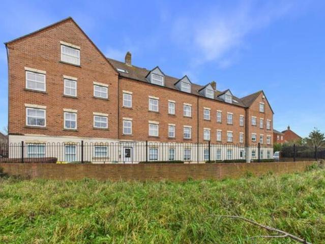 1 Bedroom Shared Living/roommate Langley Slough LS100132640