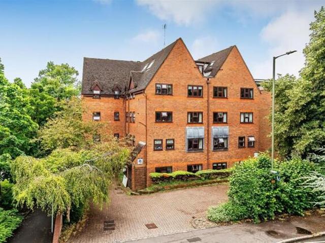 1 Bedroom Shared Living/roommate Leatherhead Surrey 99608412