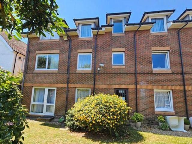 1 Bedroom Shared Living/roommate Lee On Solent Hampshire LS98765888