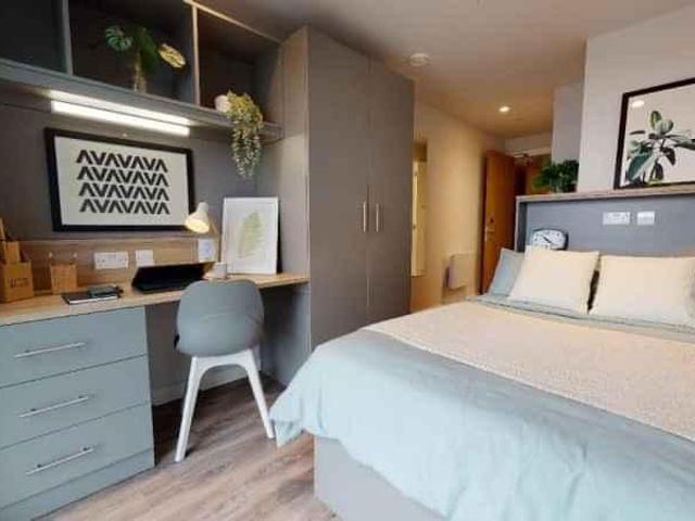 1 Bedroom Shared Living/roommate Leeds Leeds 97670651