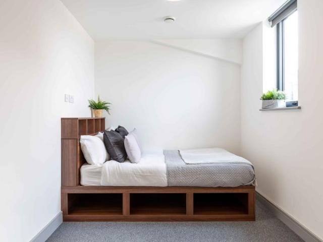 1 Bedroom Shared Living/roommate Leeds Leeds 97764404