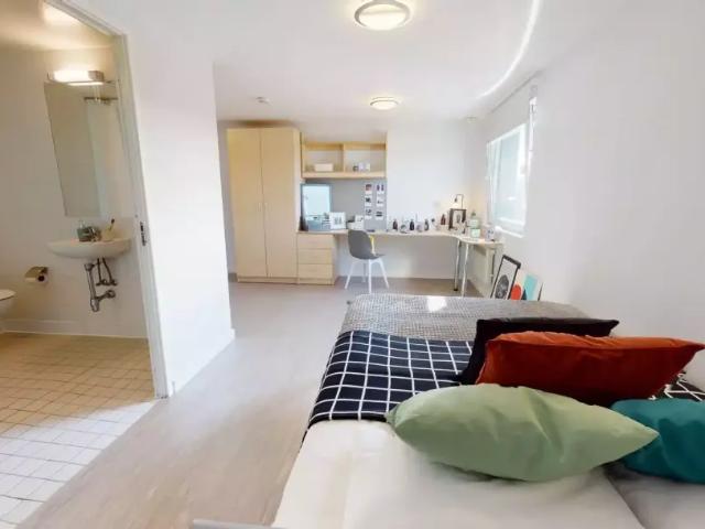 1 Bedroom Shared Living/roommate Leeds Leeds 97830888