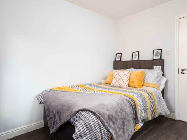 1 Bedroom Shared Living/roommate Leeds Leeds 99492037