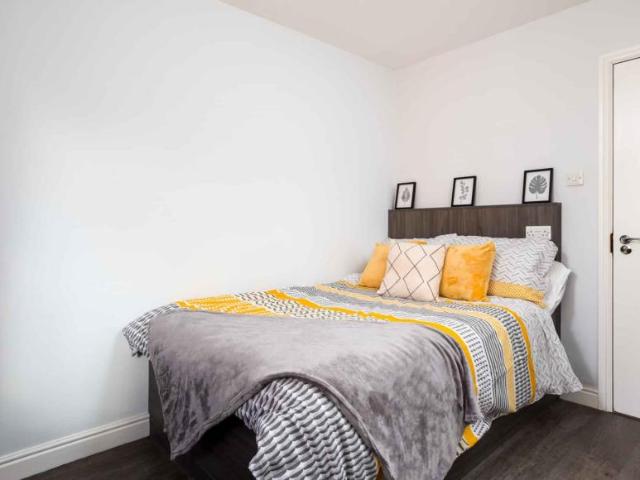 1 Bedroom Shared Living/roommate Leeds Leeds 90680116