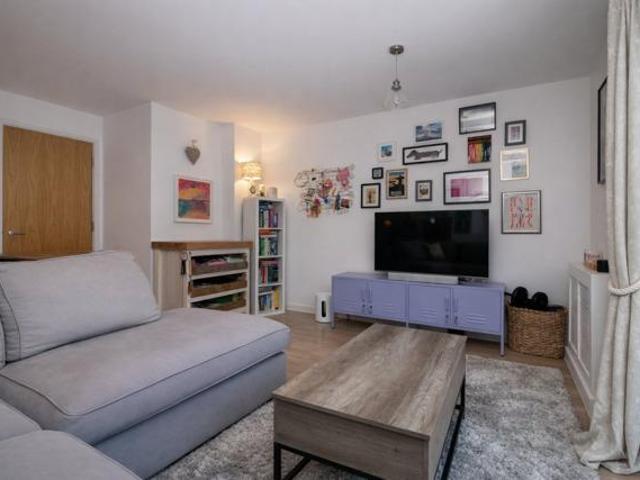1 Bedroom Shared Living/roommate Letchworth Hertfordshire 100502964