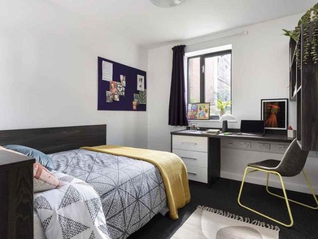1 Bedroom Shared Living/roommate Liverpool Liverpool 97668591