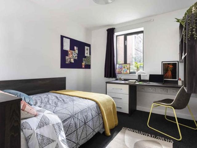 1 Bedroom Shared Living/roommate Liverpool Liverpool 97668595