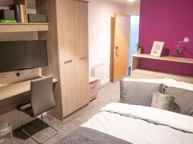 1 Bedroom Shared Living/roommate Liverpool Liverpool 97671867