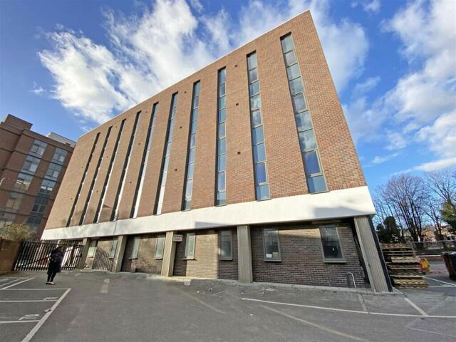 1 Bedroom Shared Living/roommate Liverpool Sefton 99161456