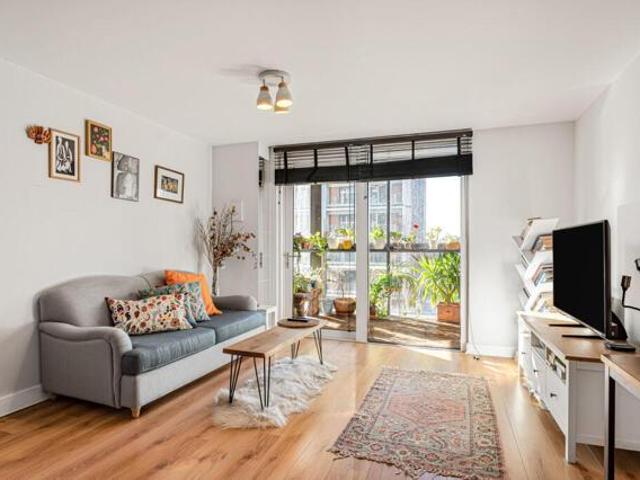 1 Bedroom Shared Living/roommate London Greater London LS100317049
