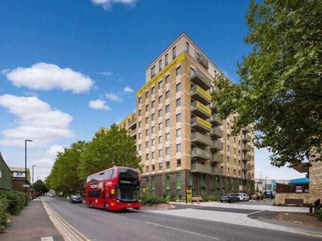 1 Bedroom Shared Living/roommate London Greater London LS101060196