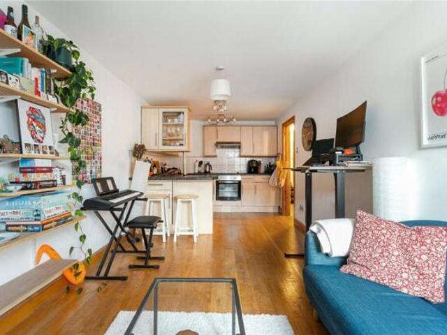 1 Bedroom Shared Living/roommate London Greater London LS101676943