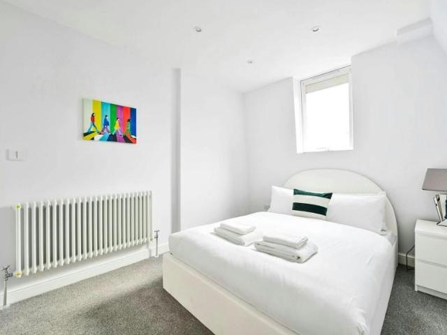 1 Bedroom Shared Living/roommate London London 101587876