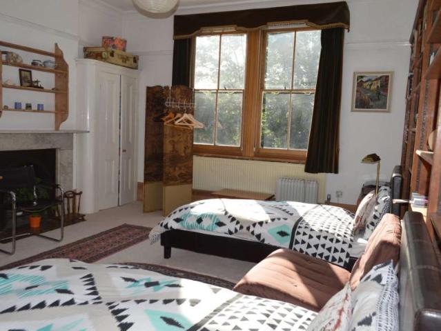 1 Bedroom Shared Living/roommate London London 102146914