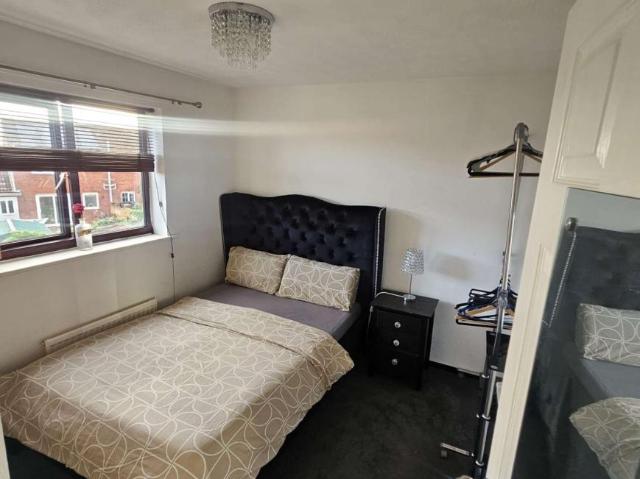 1 Bedroom Shared Living/roommate London London 103121420
