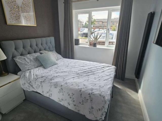 1 Bedroom Shared Living/roommate London London 103121433