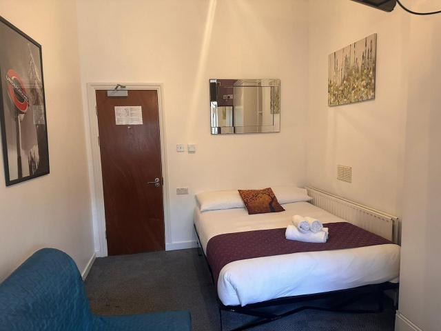 1 Bedroom Shared Living/roommate London London 65813689