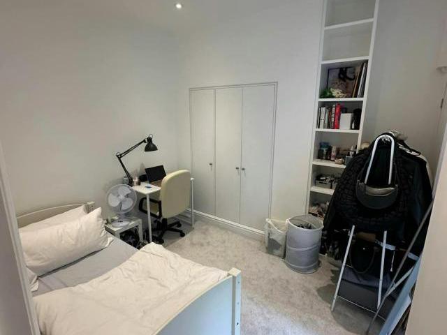 1 Bedroom Shared Living/roommate London London 81168509