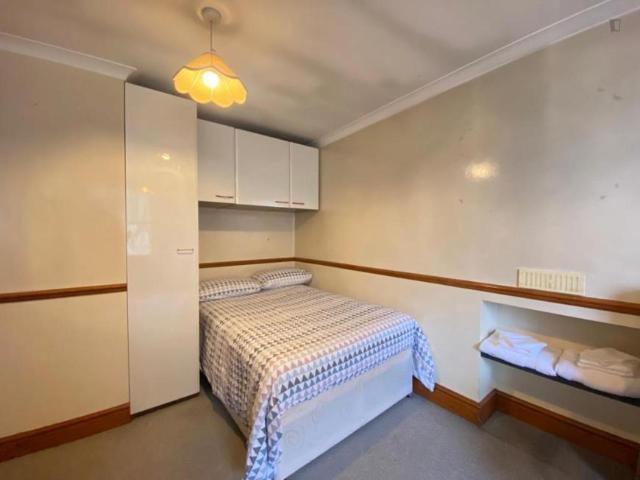 1 Bedroom Shared Living/roommate London London 90560470