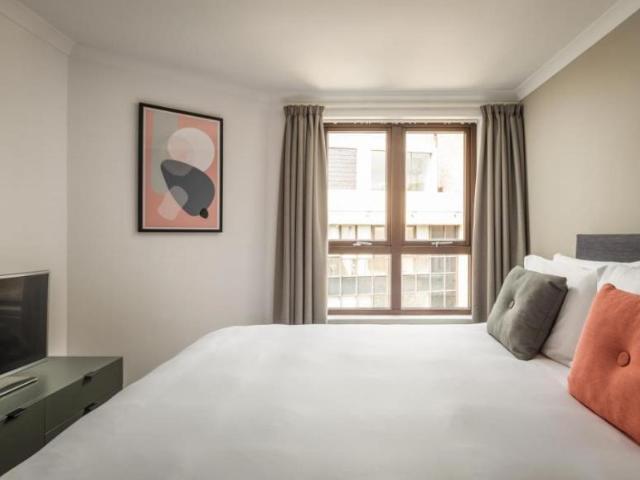 1 Bedroom Shared Living/roommate London London 90560957