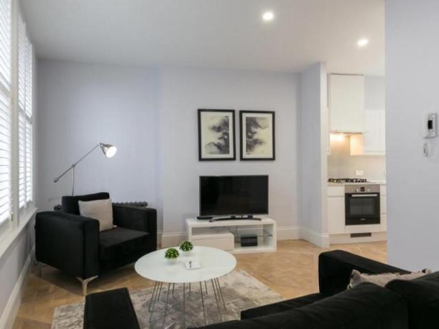 1 Bedroom Shared Living/roommate London London 90561224