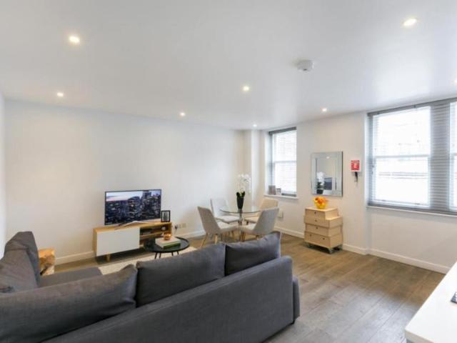 1 Bedroom Shared Living/roommate London London 90561306