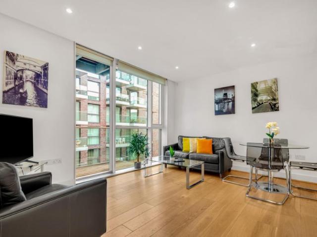 1 Bedroom Shared Living/roommate London London 90562028