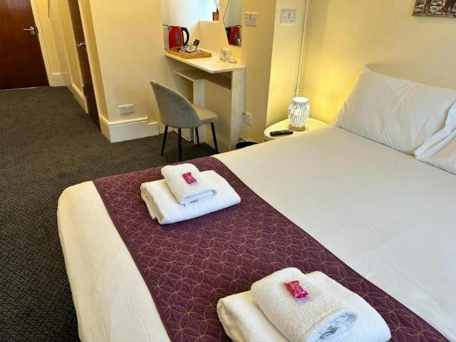 1 Bedroom Shared Living/roommate London London 94354359