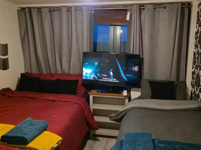 1 Bedroom Shared Living/roommate London London 96199731