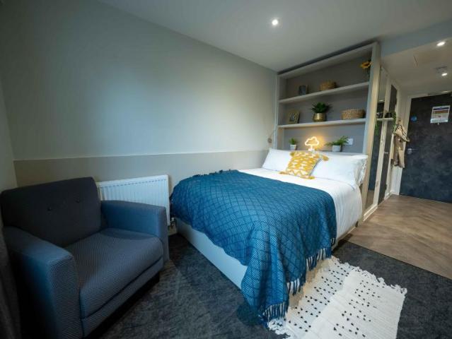 1 Bedroom Shared Living/roommate London London 97664014