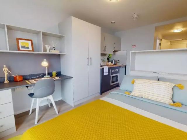 1 Bedroom Shared Living/roommate London London 97672579