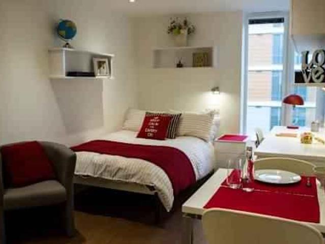 1 Bedroom Shared Living/roommate London London 97831303