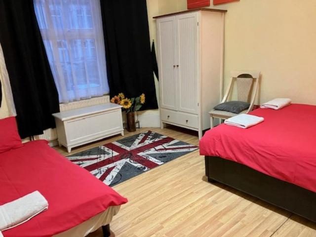 1 Bedroom Shared Living/roommate London London 99383549