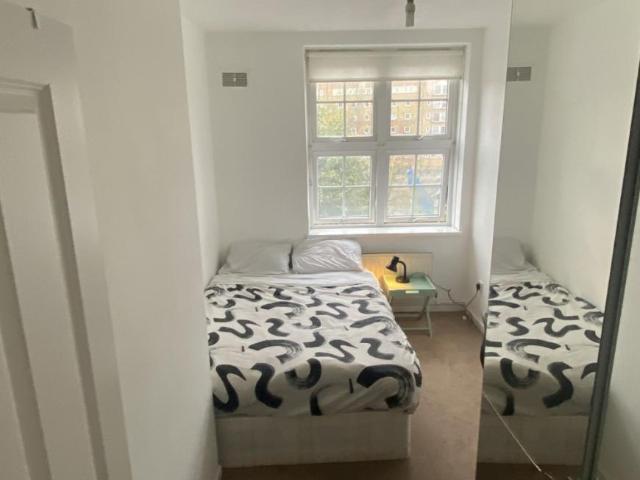 1 Bedroom Shared Living/roommate London London 99384748