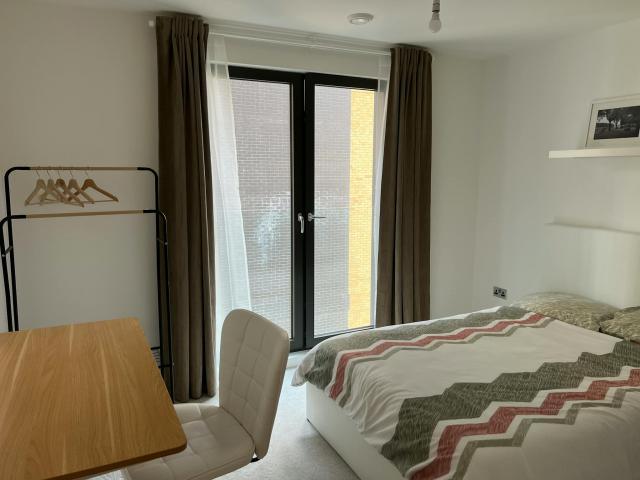 1 Bedroom Shared Living/roommate London London LS86670934
