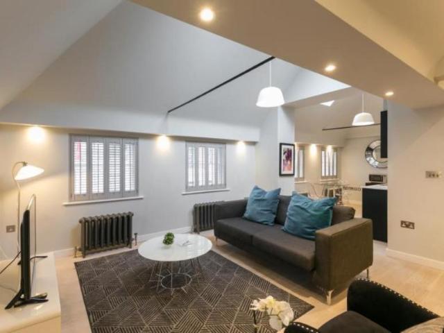 1 Bedroom Shared Living/roommate London London LS90561239