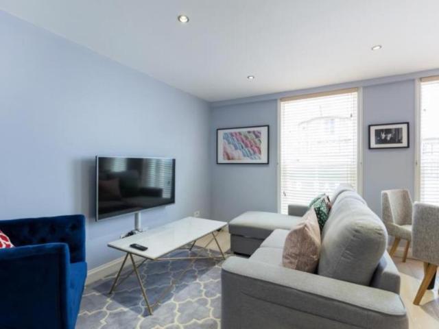 1 Bedroom Shared Living/roommate London London LS90561351