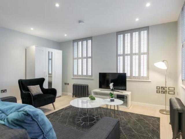 1 Bedroom Shared Living/roommate London London LS90561357
