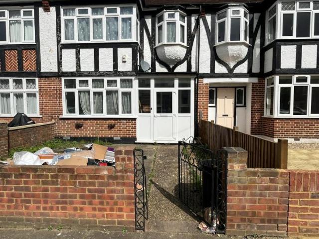 1 Bedroom Shared Living/roommate London London LS102247406