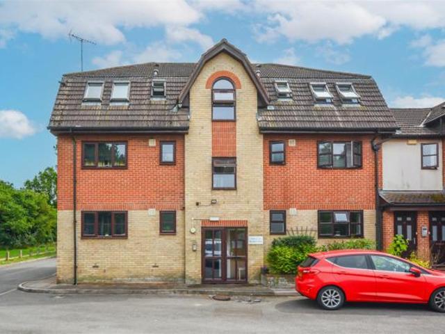 1 Bedroom Shared Living/roommate Pilgrims Hatch Pilgrims Hatch LS100366321