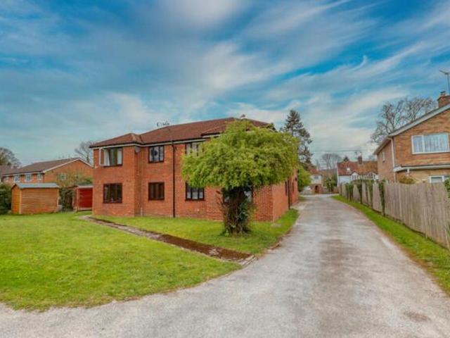 1 Bedroom Shared Living/roommate Princes Risborough Buckinghamshire 101025954