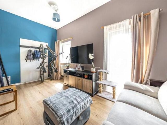 1 Bedroom Shared Living/roommate Reading Berkshire LS100342988