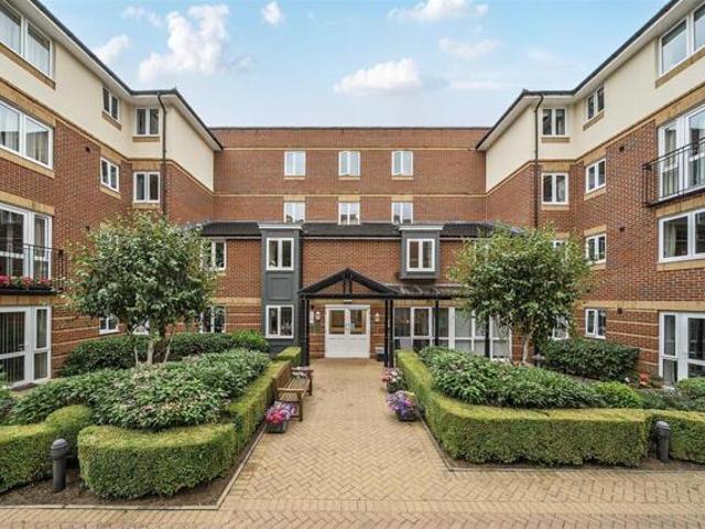 1 Bedroom Shared Living/roommate Rickmansworth Hertfordshire LS99290038