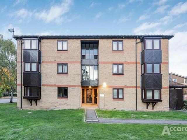 1 Bedroom Shared Living/roommate Romford Greater London 99736072